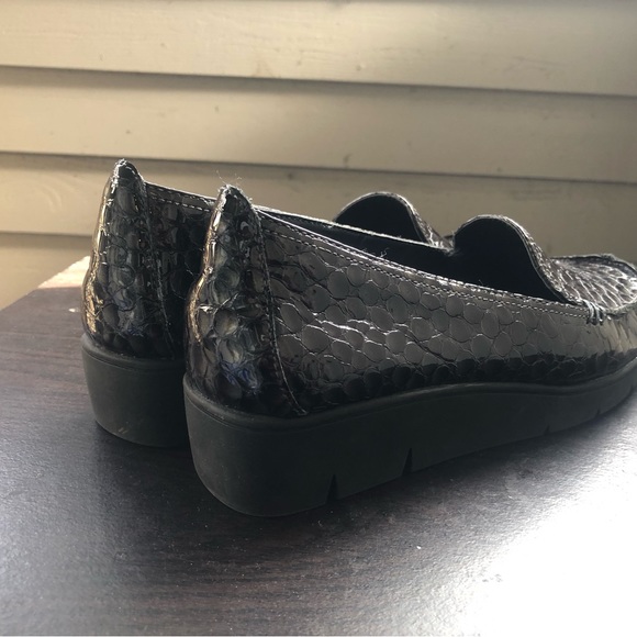 Studio Flexx | Shoes | Flexx Studio Womens Black Silver Croc Printed ...